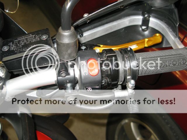 Kaoko vs Brakeaway throttle lock - Accessories and Products - Triumph ...