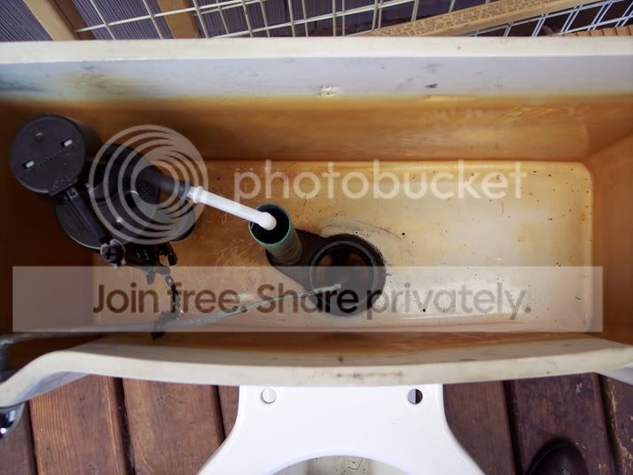 Toilet tank/bown connection